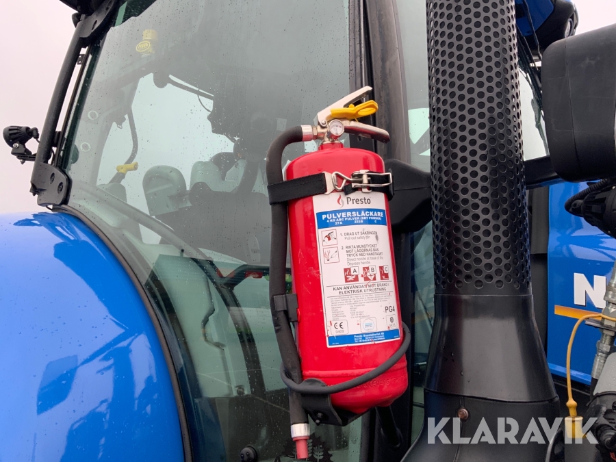 Traktor New Holland T6.145 Dynamic commander, Vetlanda,