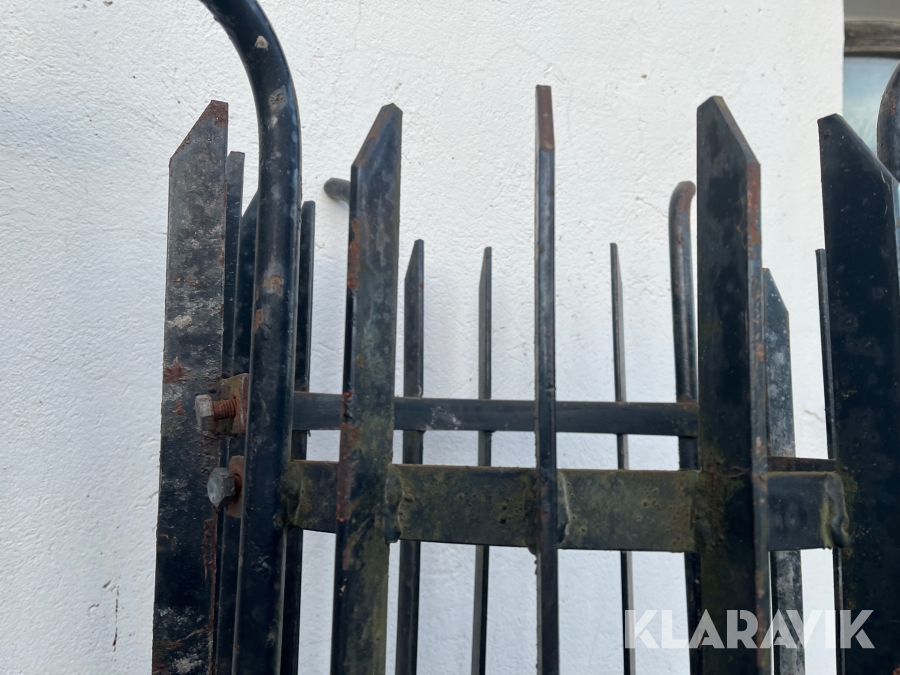 Trädstöd, Vara, Klaravik auktioner