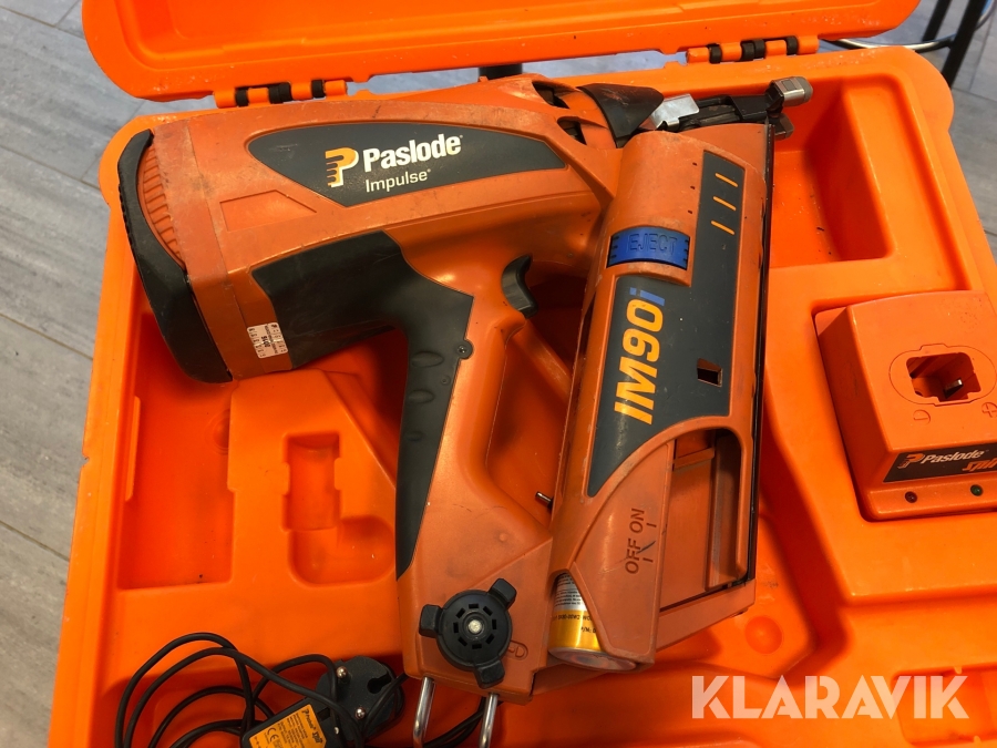 Klaravik Auktioner | Spikpistol Paslode IM90 i El- och Gasdriven