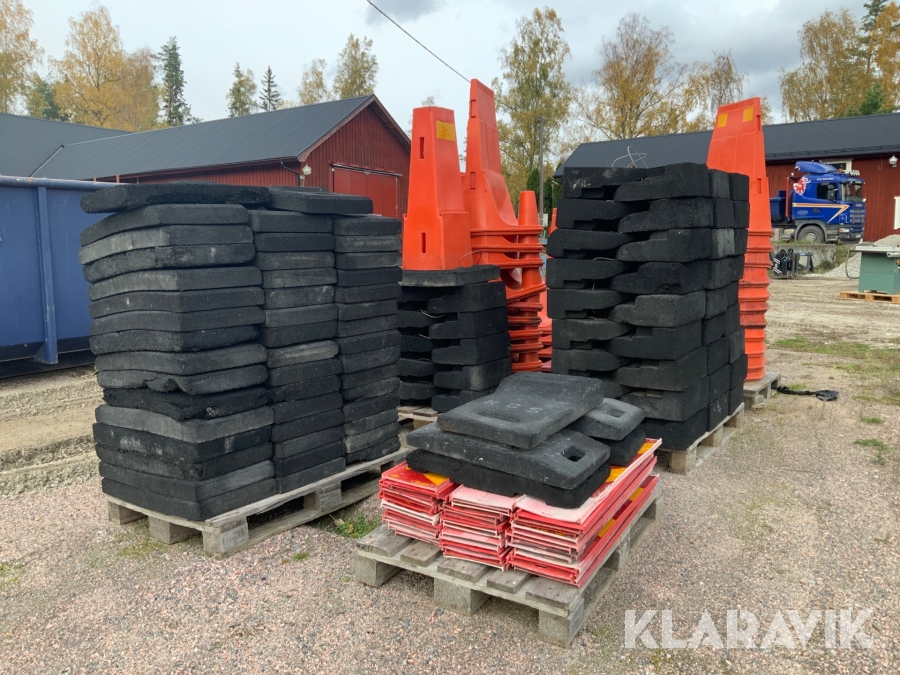 Koner med fötter, Katrineholm, Klaravik auktioner