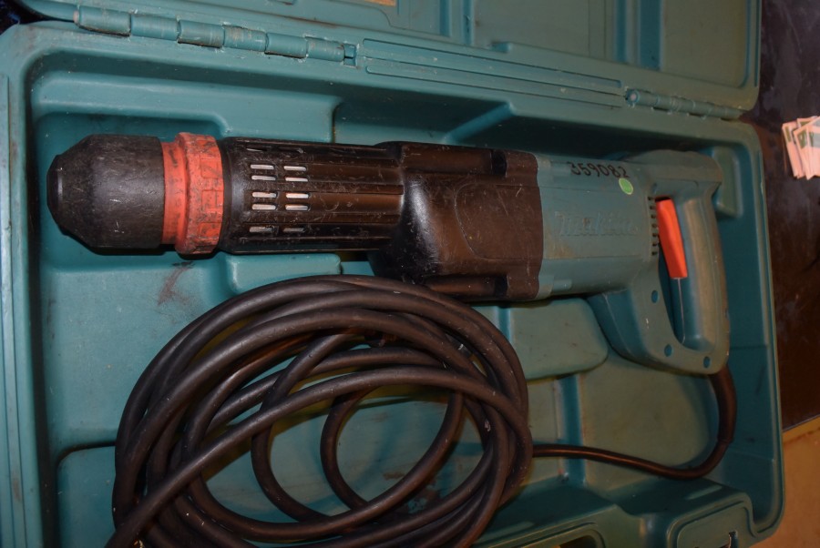 Klaravik Auktioner | Bilningshammare