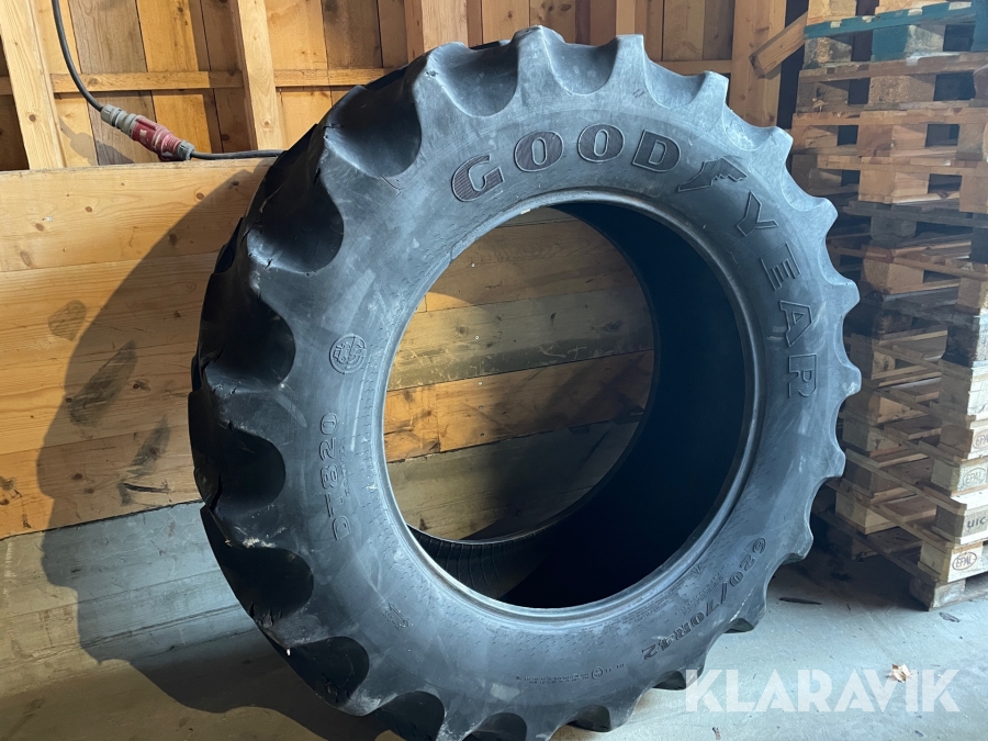 1st däck Good Year 620/70R42, Uppsala, Klaravik auktioner