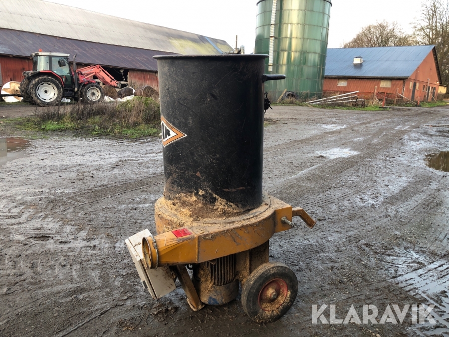 Klaravik Auktioner | Halmhack Skiold