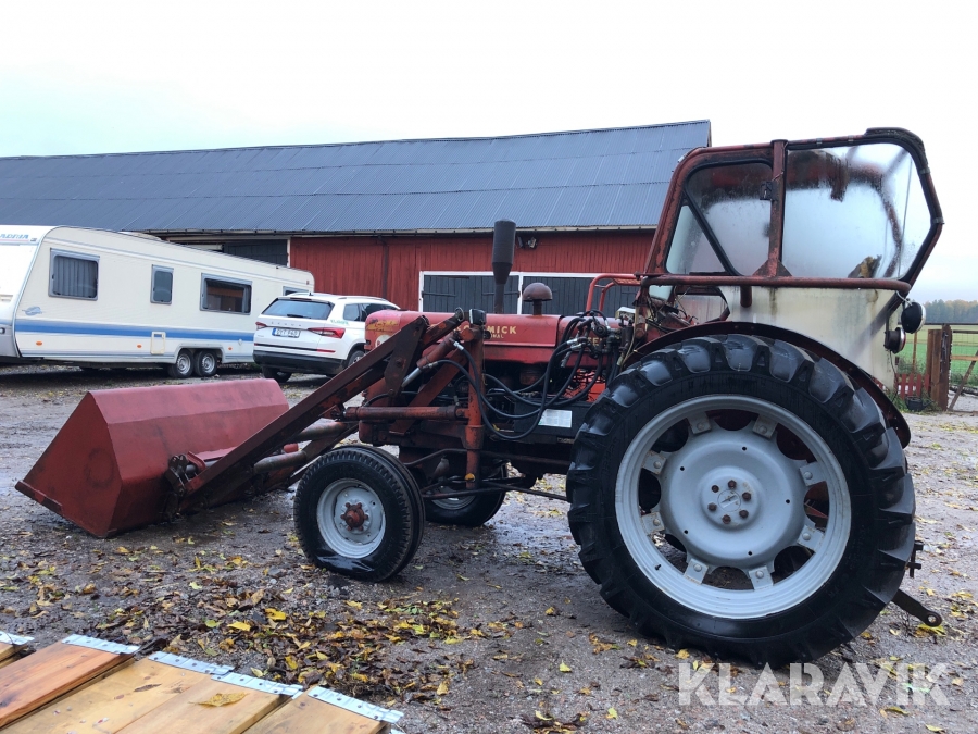 Klaravik Auktioner | Traktor Mccormick B450