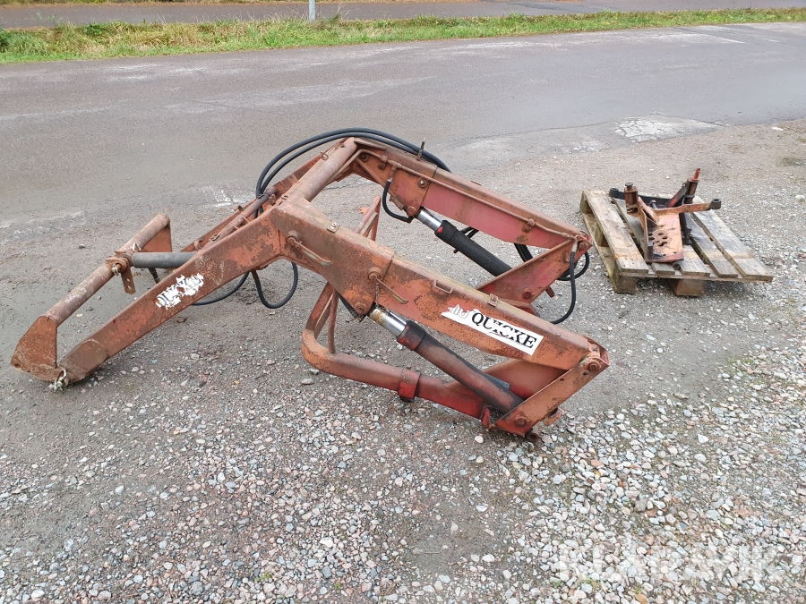 Frontlastare med fästjärn & 2 skopor Ålö Quicke BM 650 & Vol