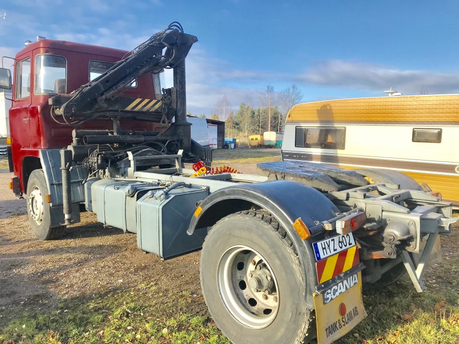 Lastbil / Dragbil med kran Scania 111