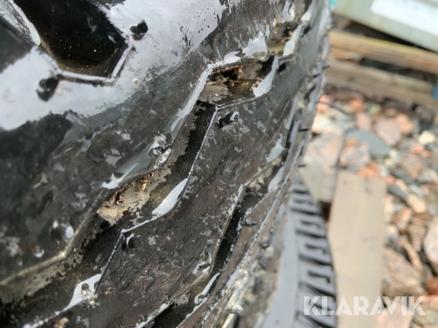 Lastbils däck 4st 8.25-20, Eskilstuna, Klaravik auktioner