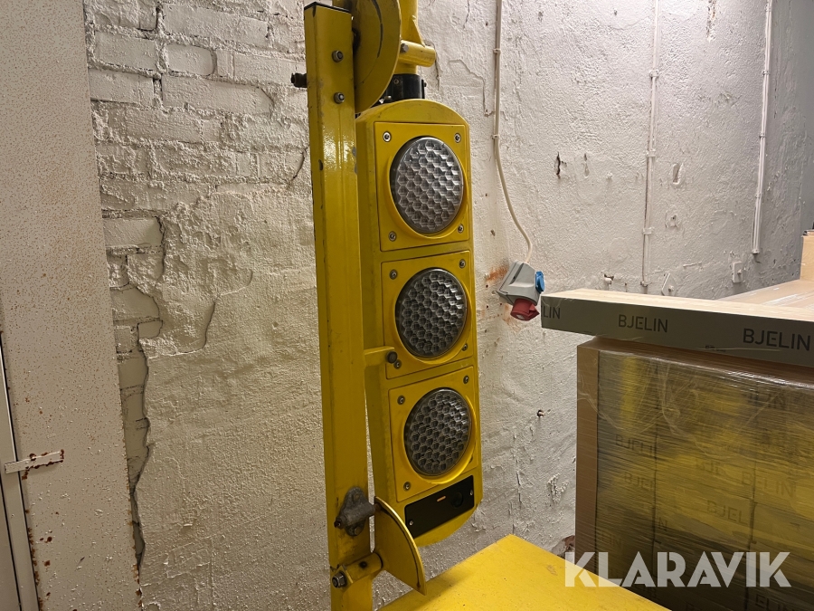 Mobilt trafikljus Berlex R6, Askersund, Klaravik auktioner