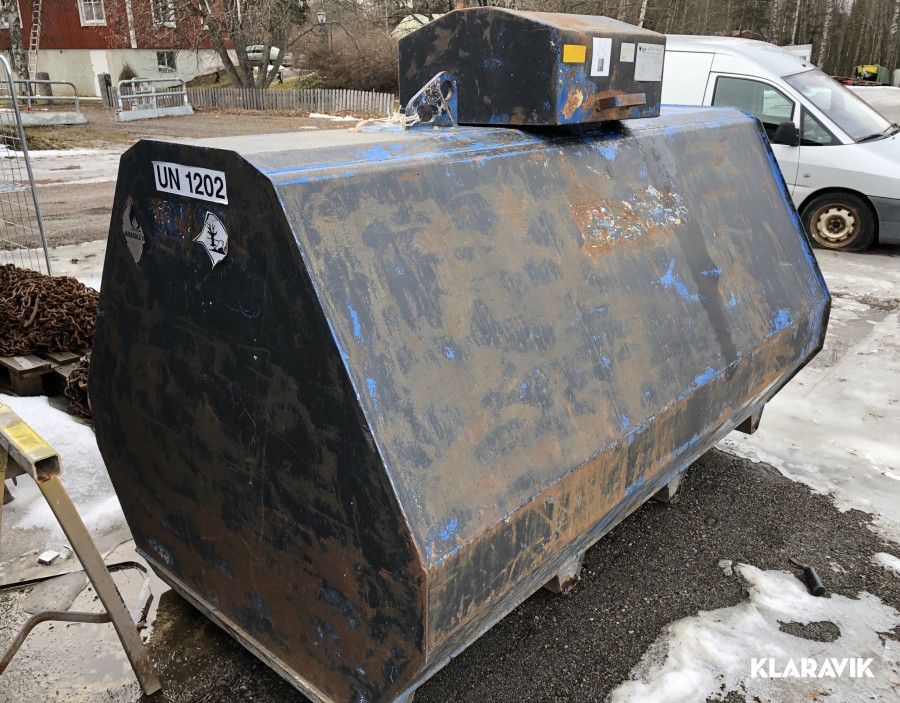 Klaravik Auktioner | Dieseltank 3 kubik