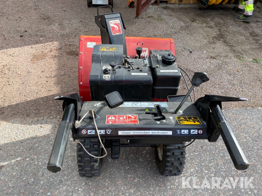 Klaravik Auktioner | SNÖSLUNGA toro Power shift 1132
