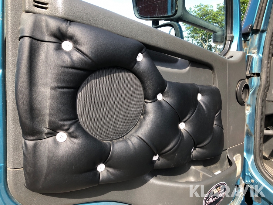 Lastbil Volvo FM9 med bergflak