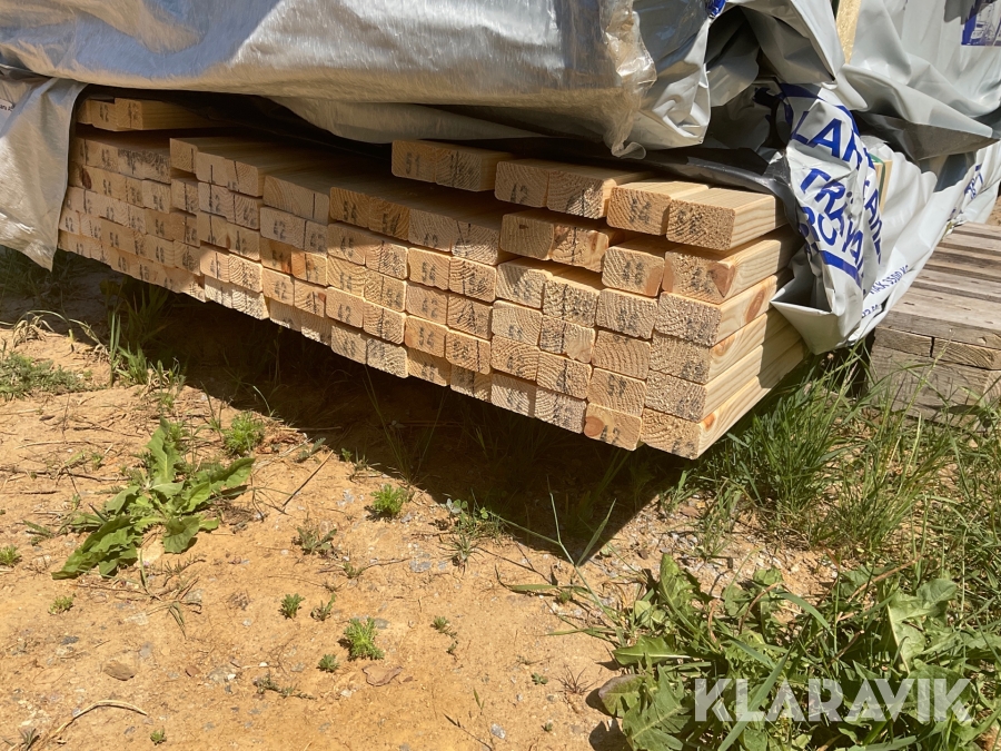 Furu planhyvlad 28x45mm, Tingsryd, Klaravik auktioner