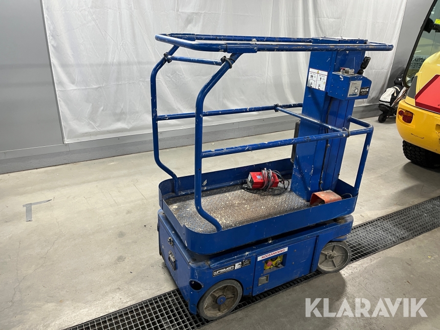 Pelarlift Upright 065400-002, Halmstad, Klaravik auktioner