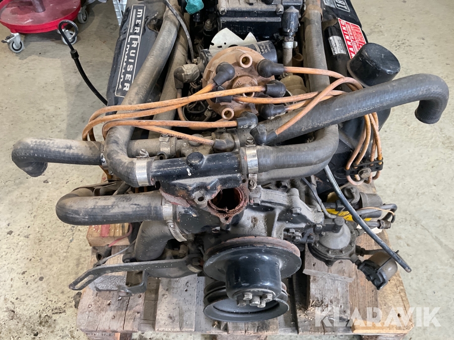 Båtmotor Mercruiser 188 hk V8, Malmö, Klaravik auktioner