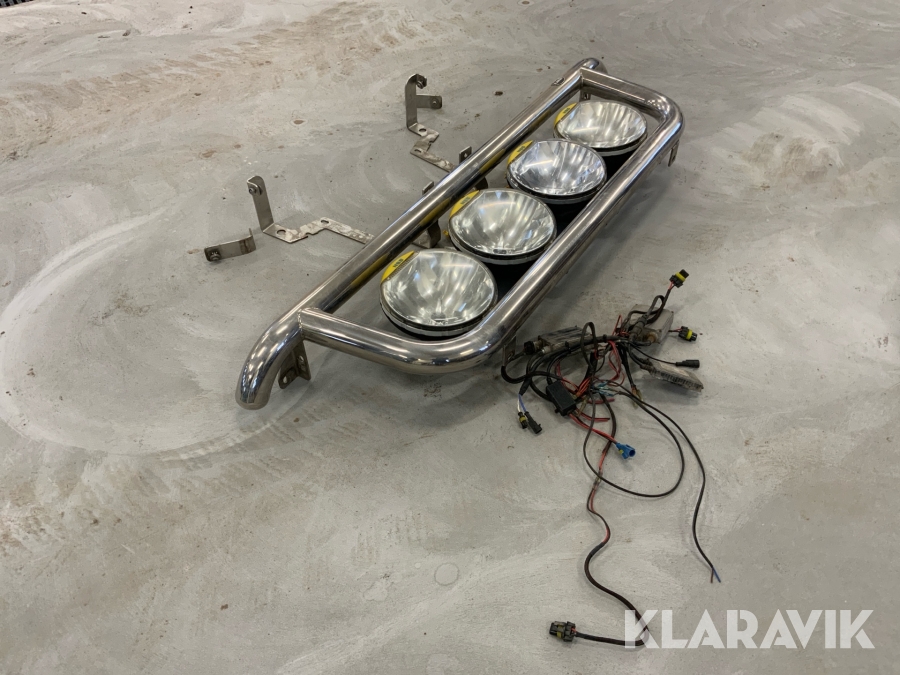 Frontbåge med extraljus, Skövde, Klaravik auktioner