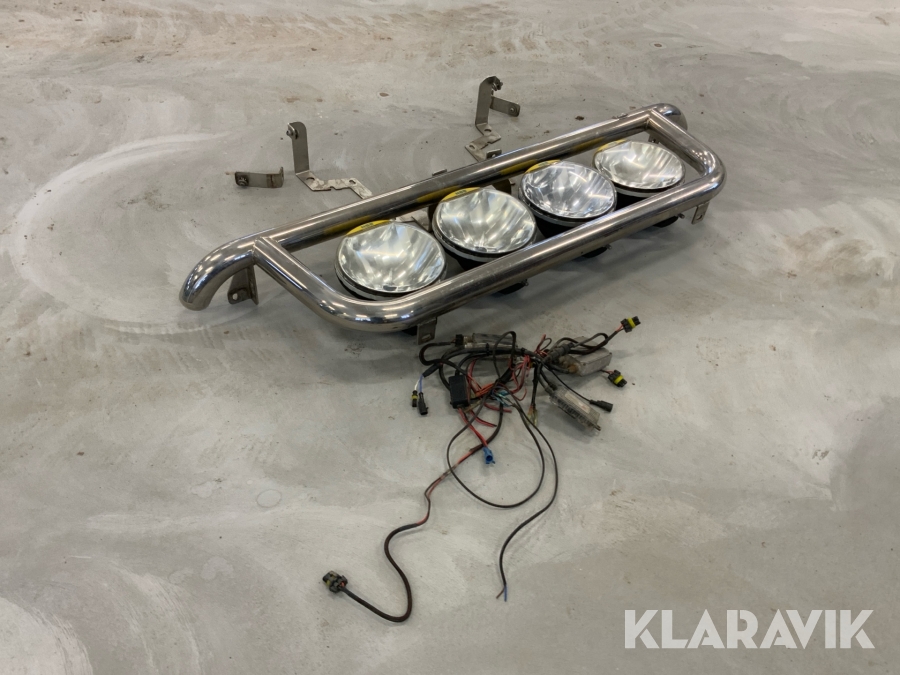 Frontbåge med extraljus, Skövde, Klaravik auktioner