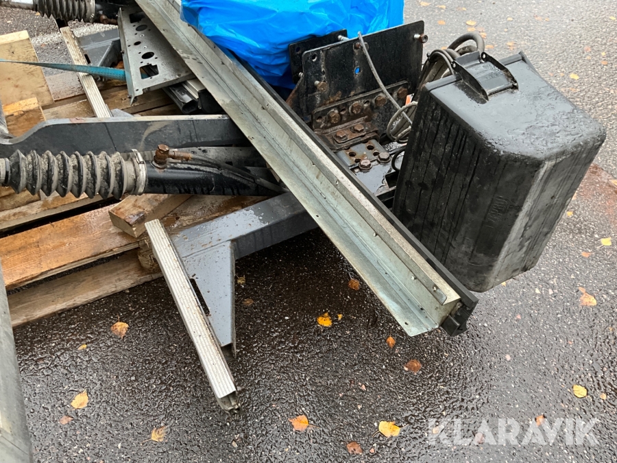 Bakgavellift Zepro ZU 75-110 SA, Alingsås, Klaravik auktione