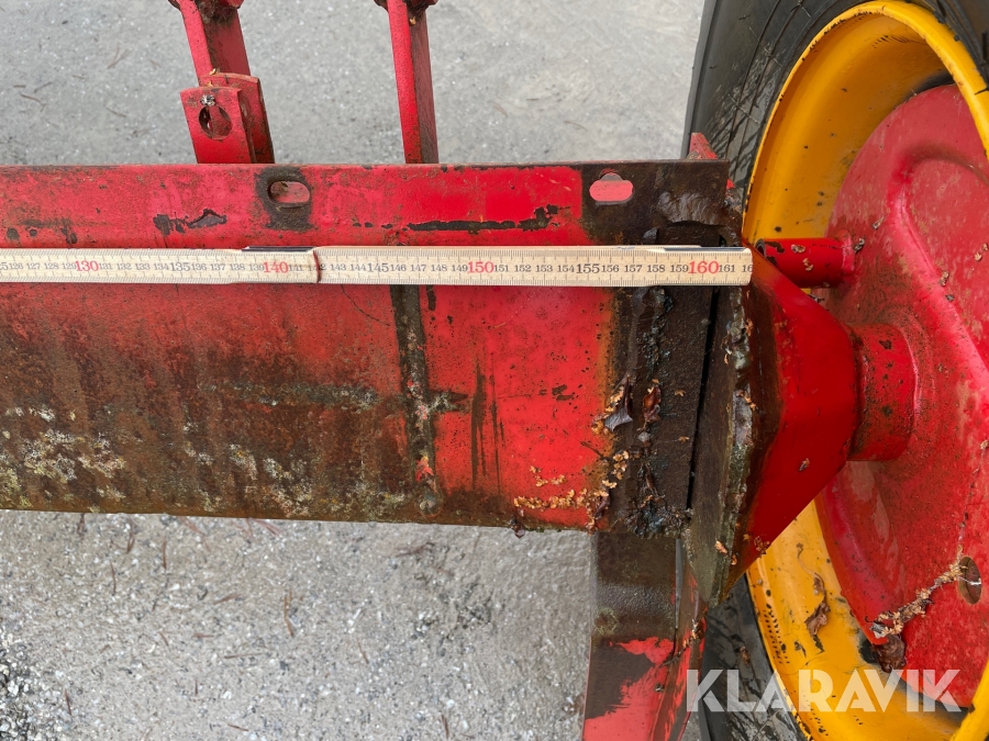 Klaravik Auktioner | Axel till vagn