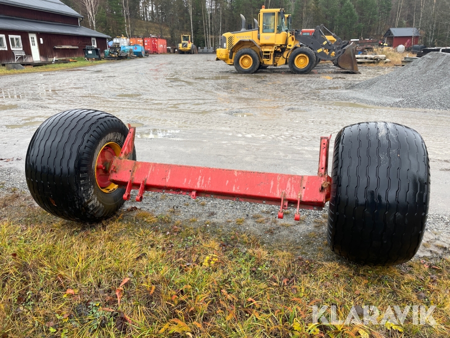 Klaravik Auktioner | Axel till vagn
