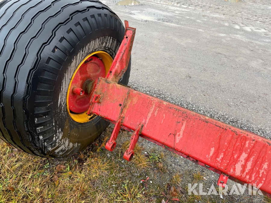 Klaravik Auktioner | Axel till vagn