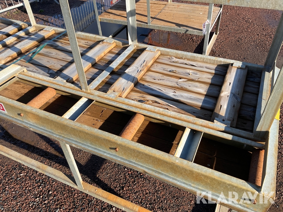 Bänk Bendof 2,5 m, Jönköping, Klaravik auktioner