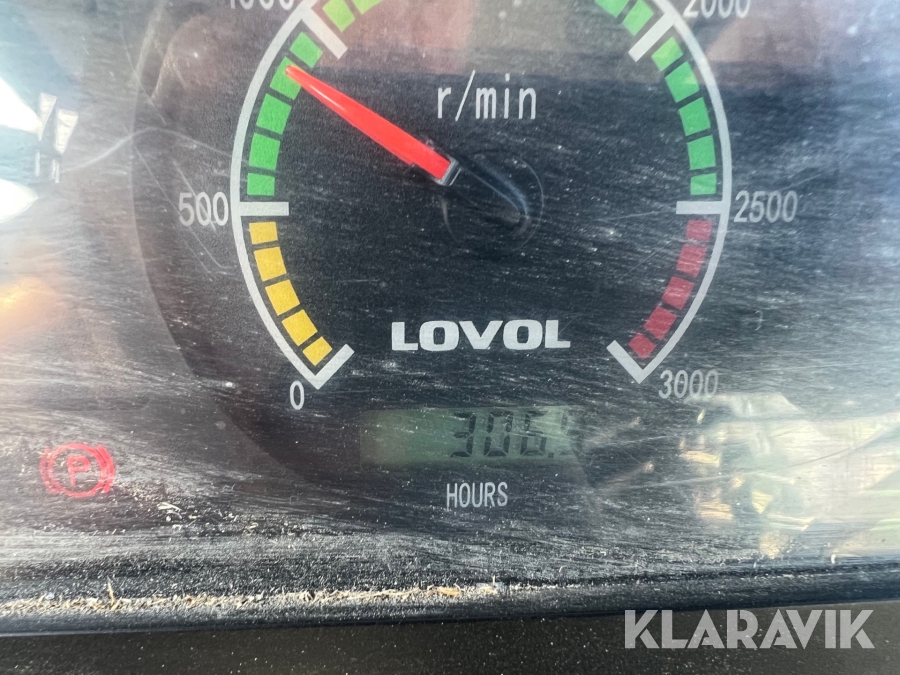 Traktor Lovol M354, Heby, Klaravik auktioner