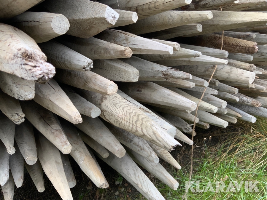 Staketstolpar Ca 180cm, Nyköping, Klaravik auktioner