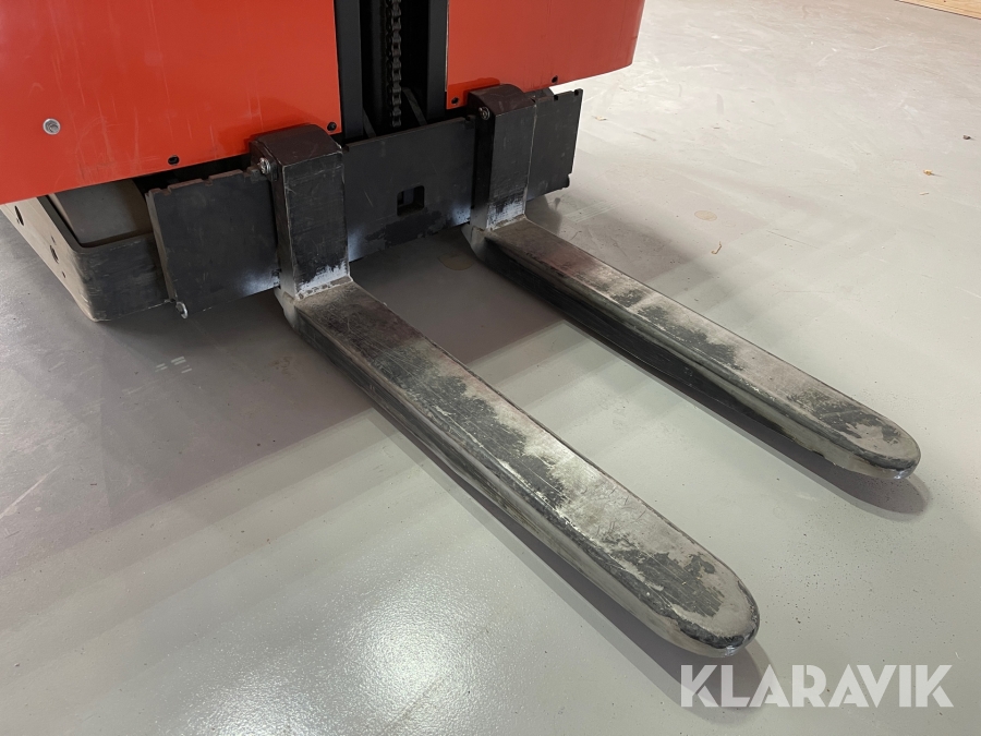 Plocktruck BT OME100H höglyftande