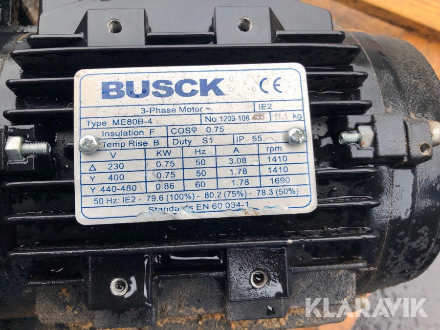 Klaravik Auktioner | Växellåda med försteg STM CRMI 110/180 A2