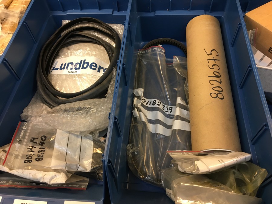 Klaravik Auktioner | Div reservdelar till stiga/gräsklippare