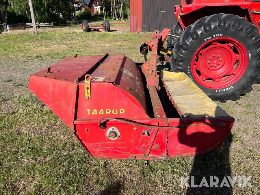 Slåtterkross Taarup 305, Oskarshamn, Klaravik auktioner