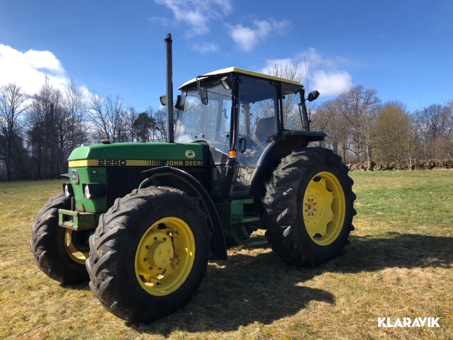 Traktor John Deere 2250