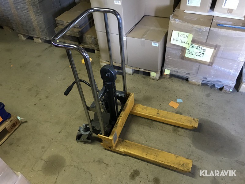 Klaravik Auktioner | Lyftvagn