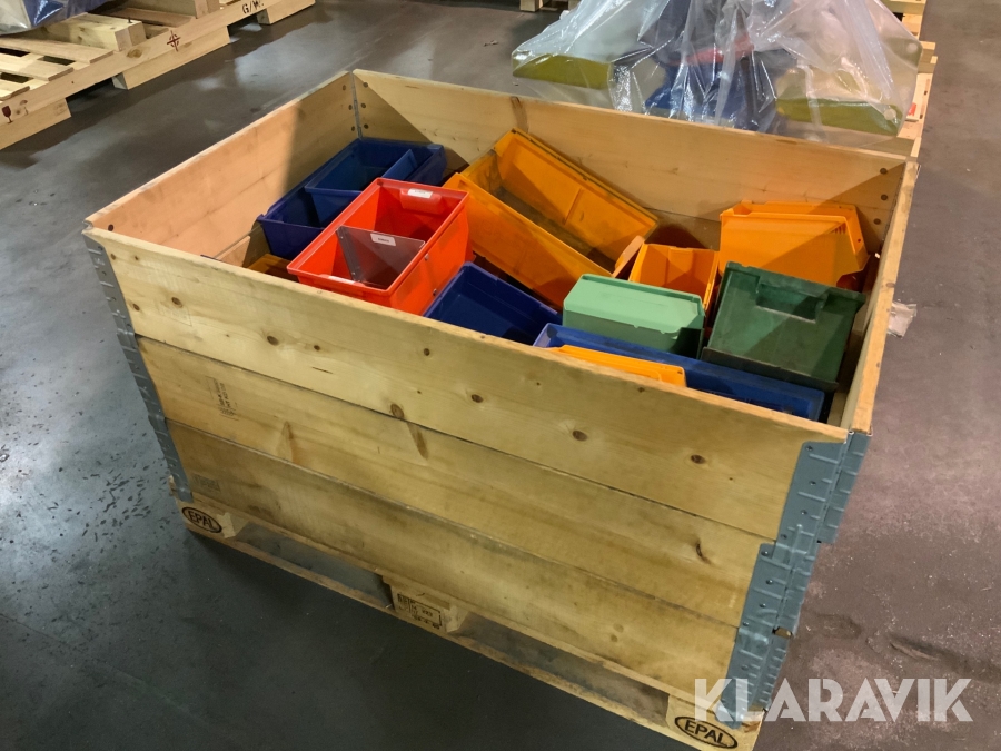 Plastbackar blandade storlekar och modeller, Torsås, Klaravi