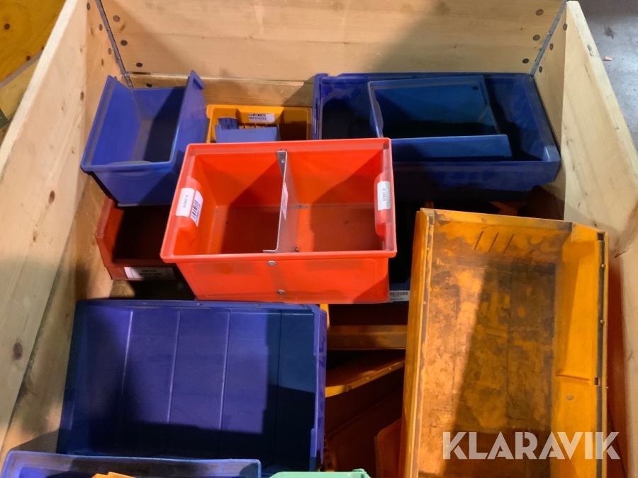 Plastbackar blandade storlekar och modeller, Torsås, Klaravi