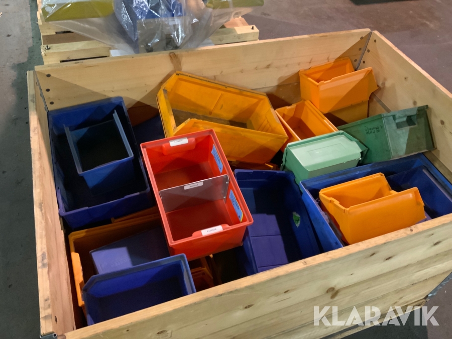 Plastbackar blandade storlekar och modeller, Torsås, Klaravi