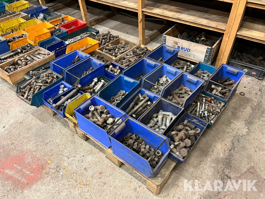 Parti med bult och mutter, Östhammar, Klaravik auktioner