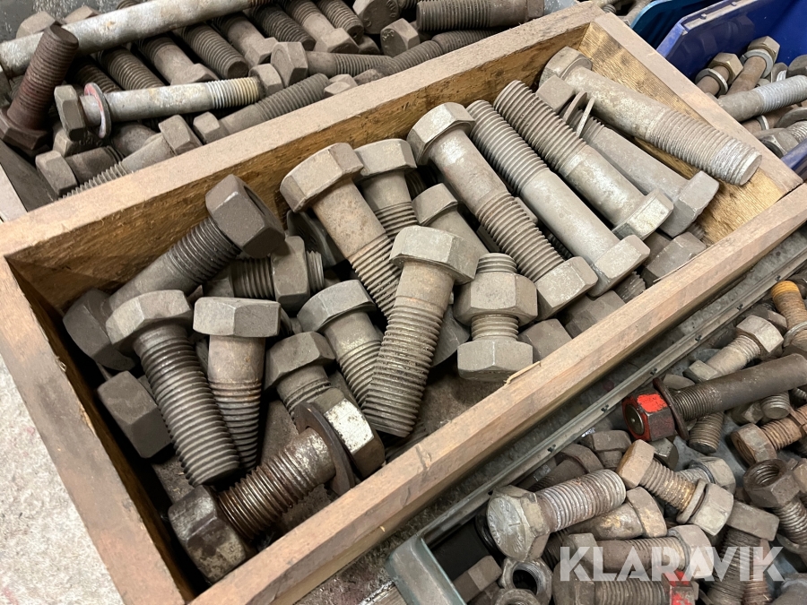 Parti med bult och mutter, Östhammar, Klaravik auktioner