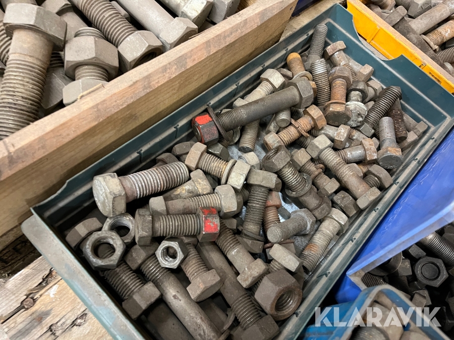 Parti med bult och mutter, Östhammar, Klaravik auktioner