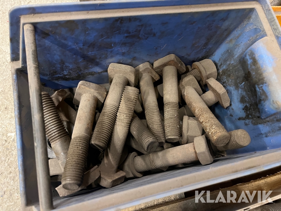 Parti med bult och mutter, Östhammar, Klaravik auktioner