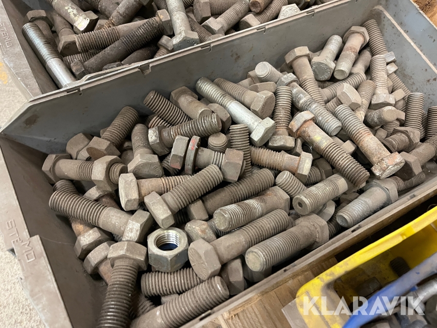 Parti med bult och mutter, Östhammar, Klaravik auktioner