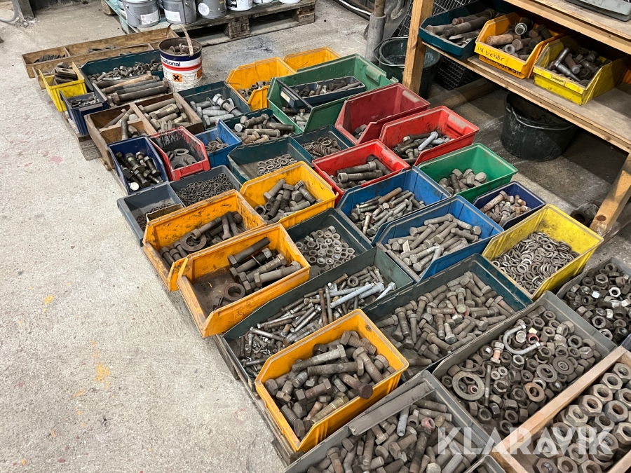 Parti med bult och mutter, Östhammar, Klaravik auktioner