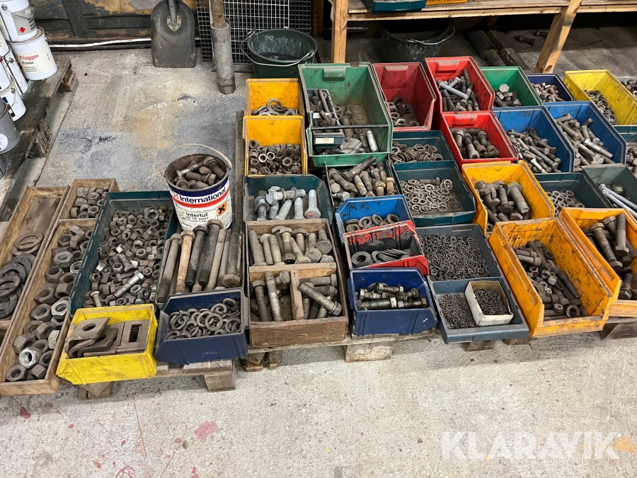Parti med bult och mutter, Östhammar, Klaravik auktioner