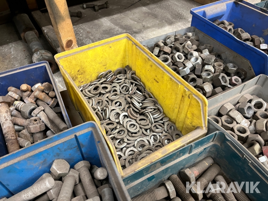 Parti med bult och mutter, Östhammar, Klaravik auktioner