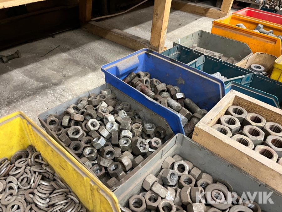 Parti med bult och mutter, Östhammar, Klaravik auktioner