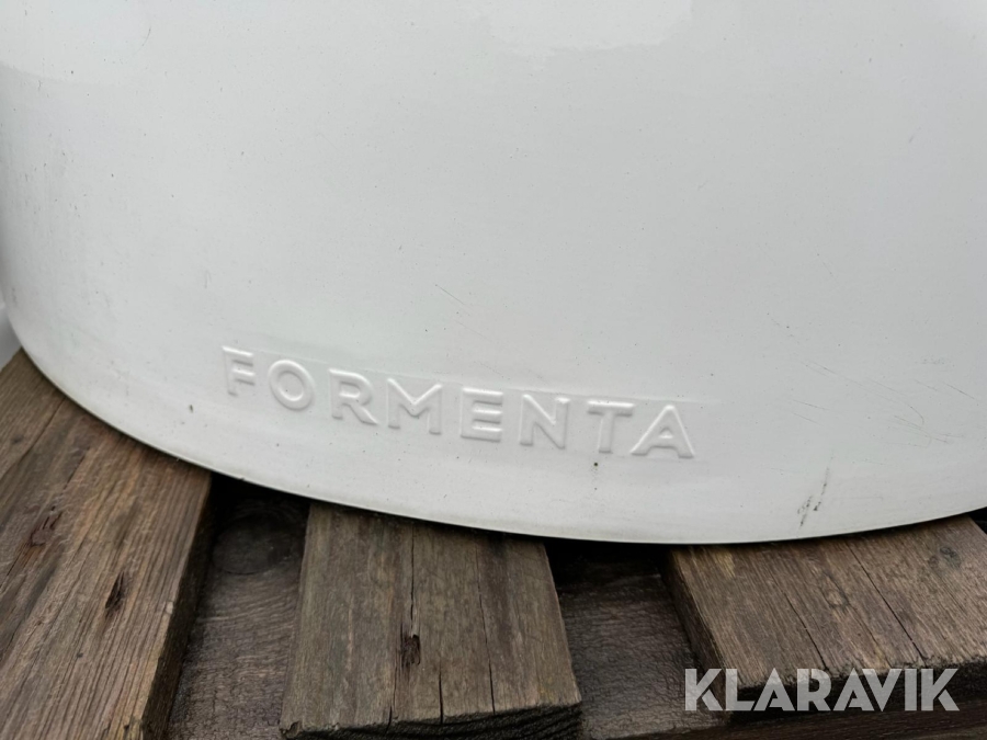 Fundament med flaggstång Formenta, Upplands Väsby, Klaravik