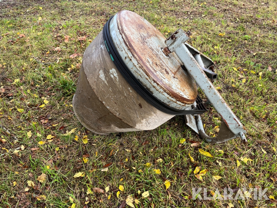 Cementblandare, Uppvidinge, Klaravik auktioner