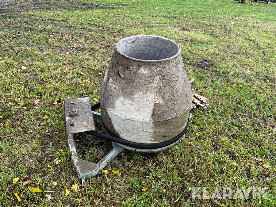 Cementblandare, Uppvidinge, Klaravik auktioner