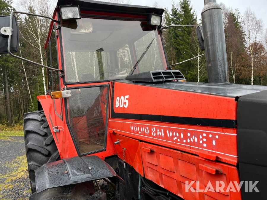 Traktor Valmet 805, Osby, Klaravik auktioner