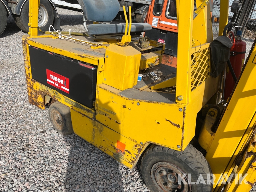 Truck Clark Ec300 s30, Arboga, Klaravik auktioner